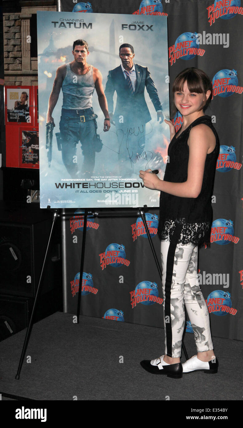 Joey King at Planet Hollywood Times Square promoting her new movie ...