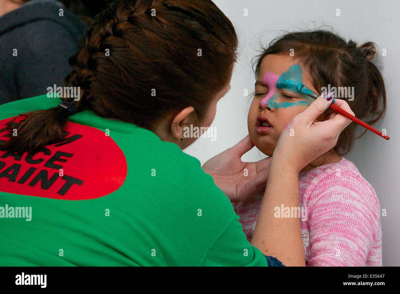 Australia fans painted face hi-res stock photography and images - Alamy