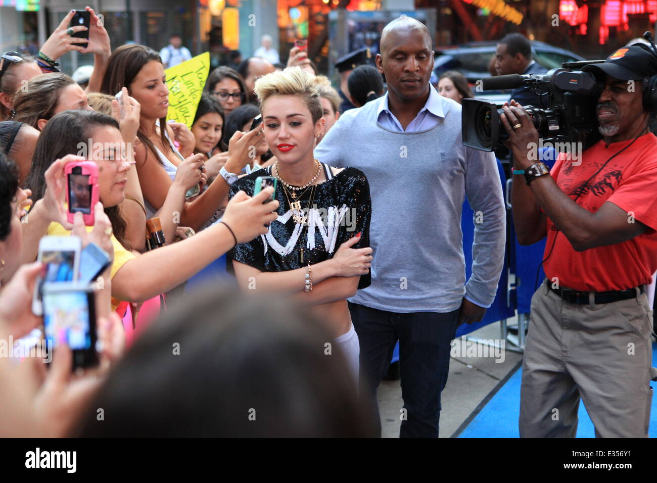 Miley Cyrus at ABC's 'Good Morning America' in Times Square Featuring ...