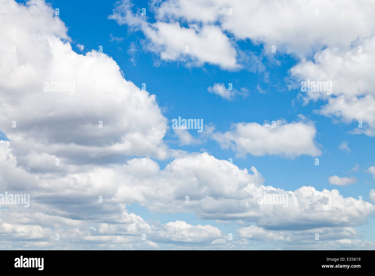 Woolpack cloud hi-res stock photography and images - Alamy