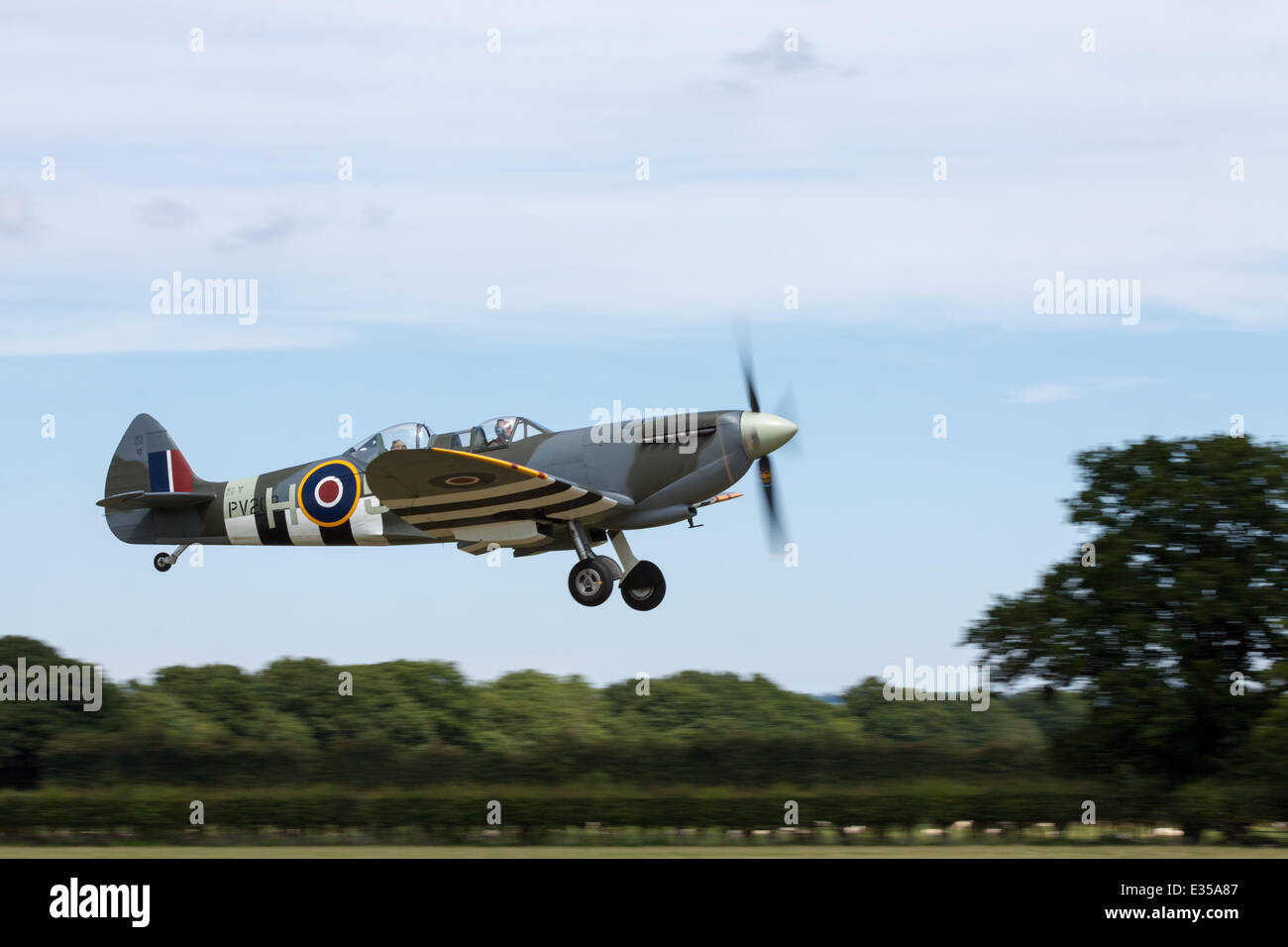 Headcorn spitfire hi-res stock photography and images - Alamy