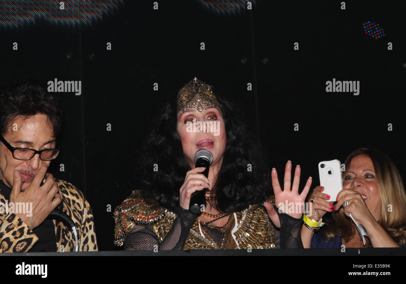 Cher makes an appearance at the Marquee Nightclub for the grand opening ...