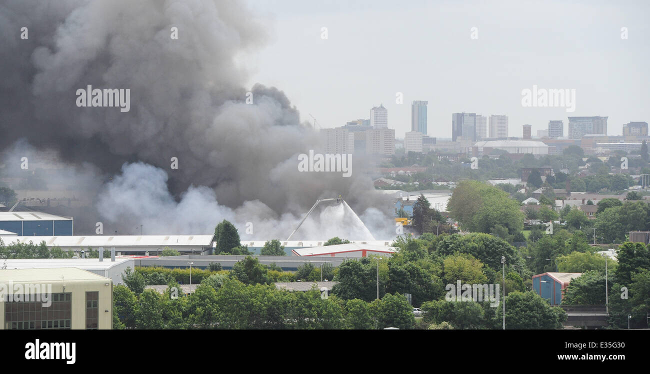 Birmingham recycling fire High Resolution Stock Photography and Images ...