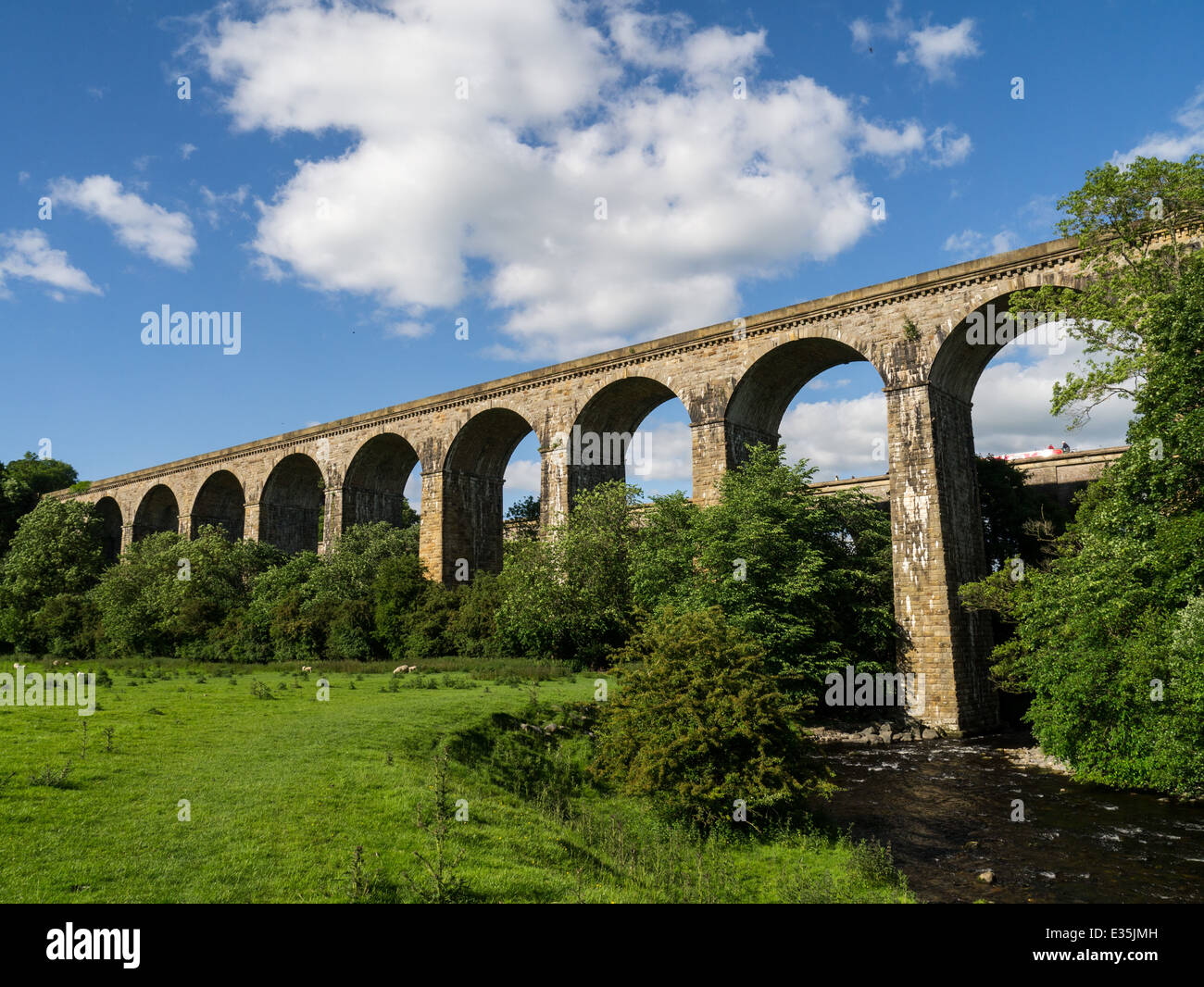 Railway viaduct at Chirk, Wales Stock Photo - Alamy