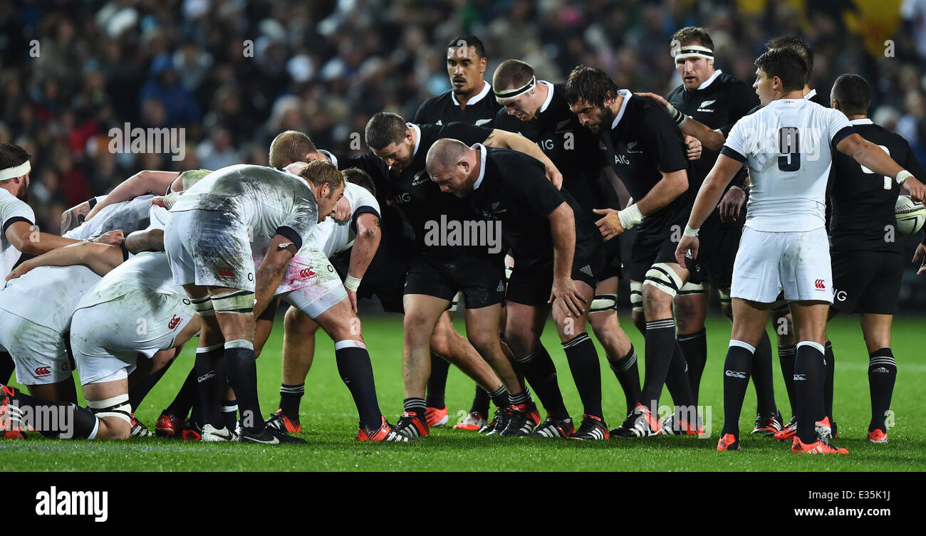 New zealand all blacks scrum hi-res stock photography and images - Alamy