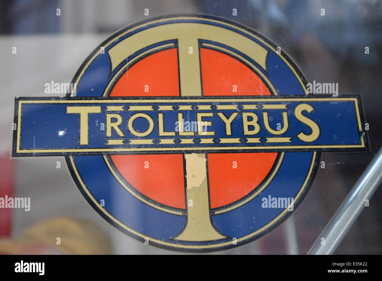 London trolleybus logo hi-res stock photography and images - Alamy