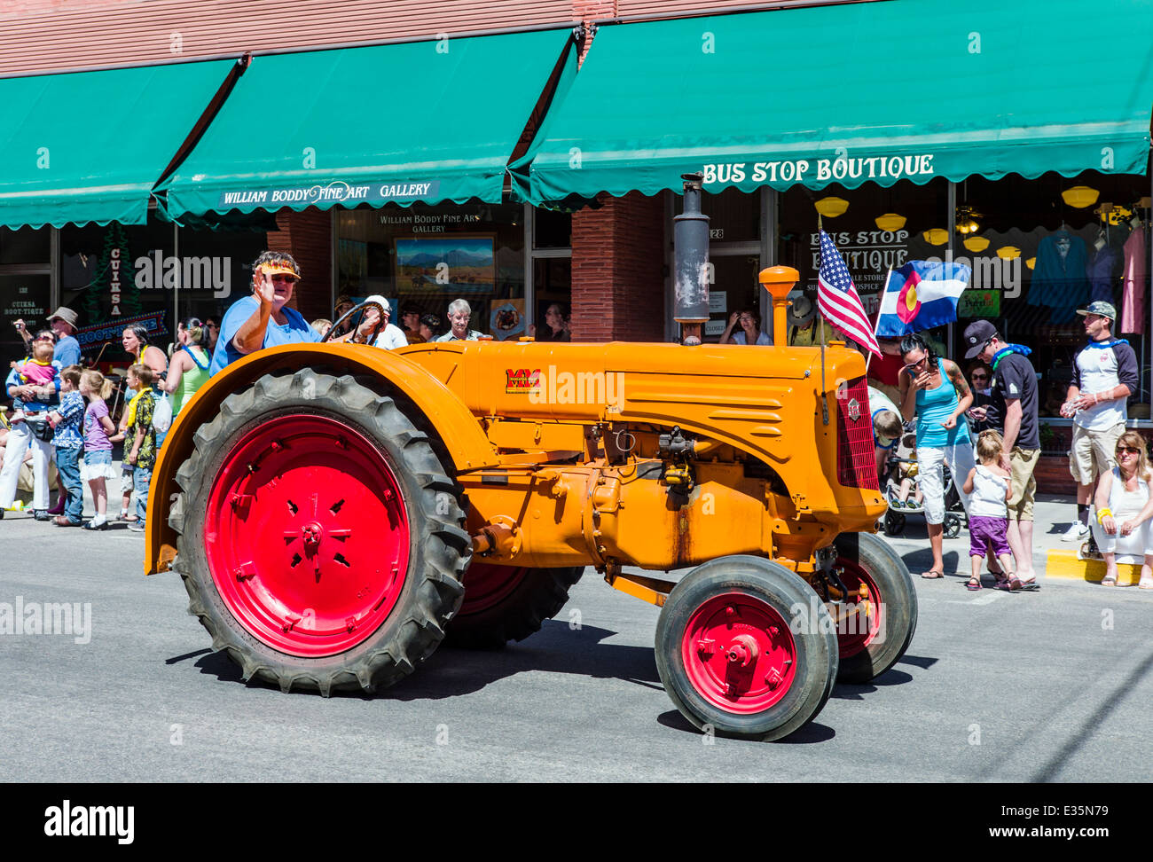Tractor parade hi-res stock photography and images - Alamy