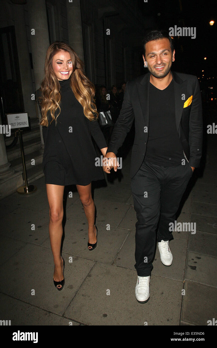 Chloe Sims leaving Cova with her boyfriend, and showing everyone how ...