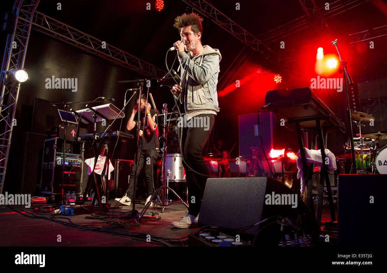 The Blissfields Festival in Winchester - Performances Featuring ...