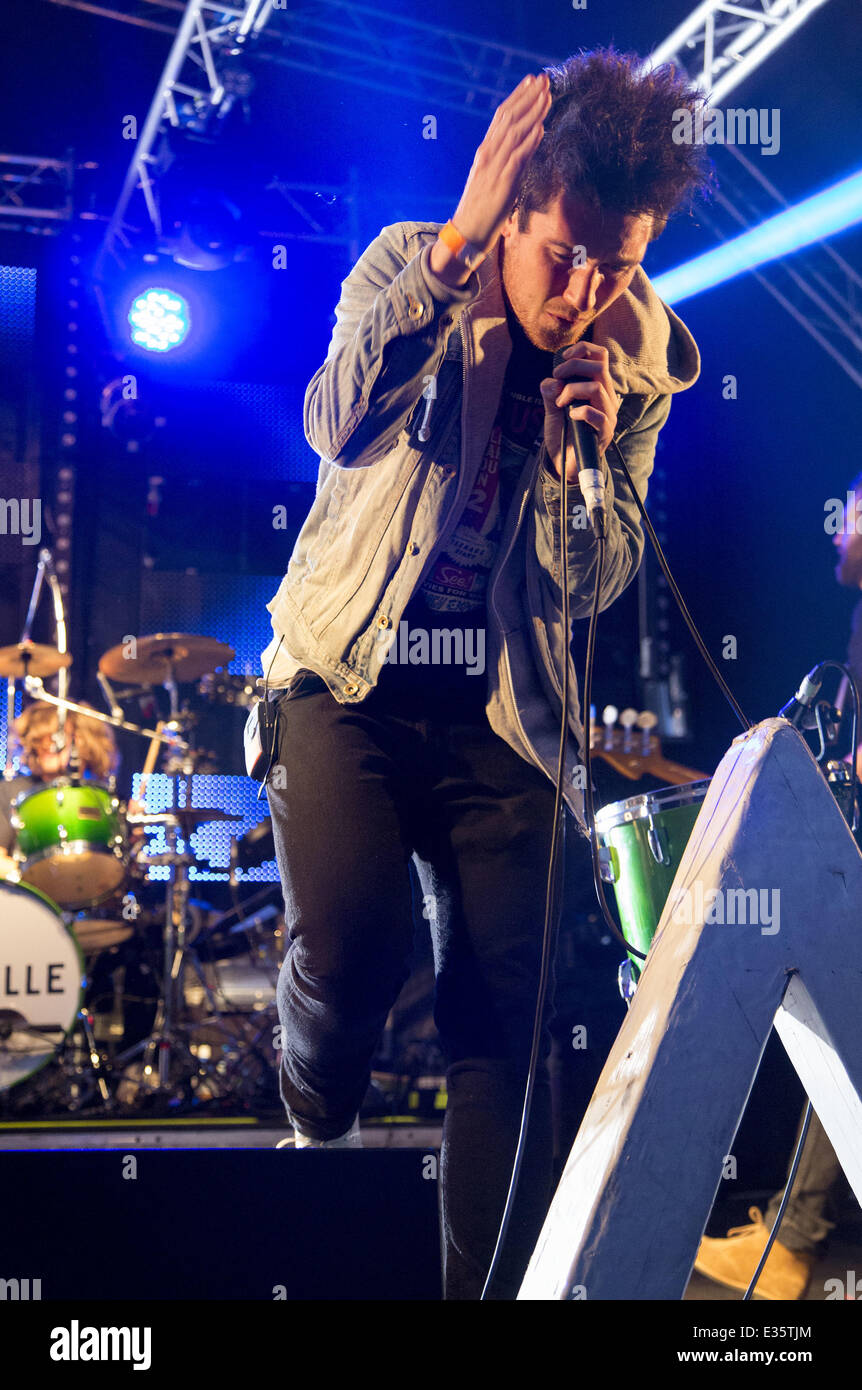 The Blissfields Festival in Winchester - Performances Featuring ...