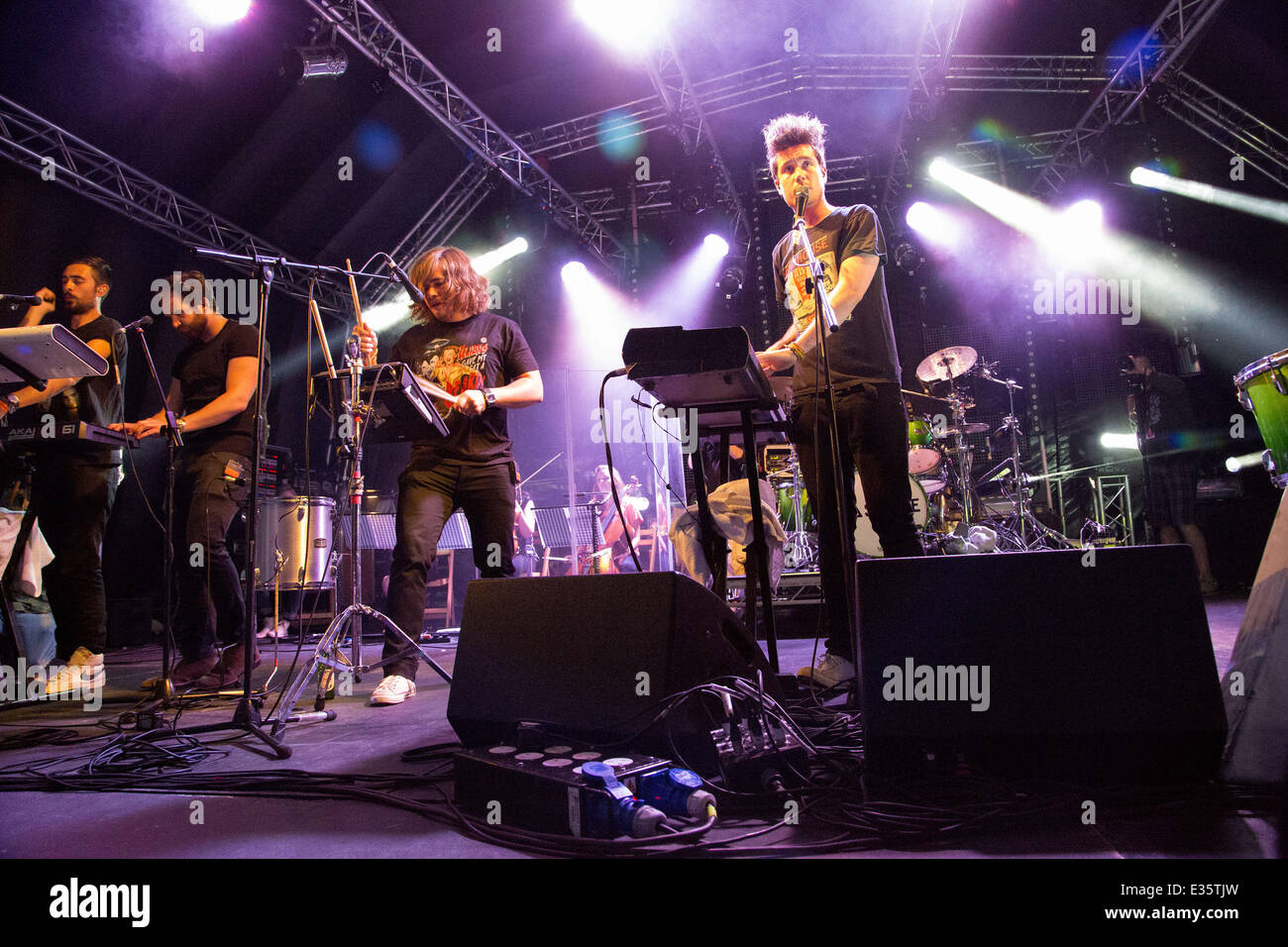 The Blissfields Festival in Winchester - Performances Featuring ...