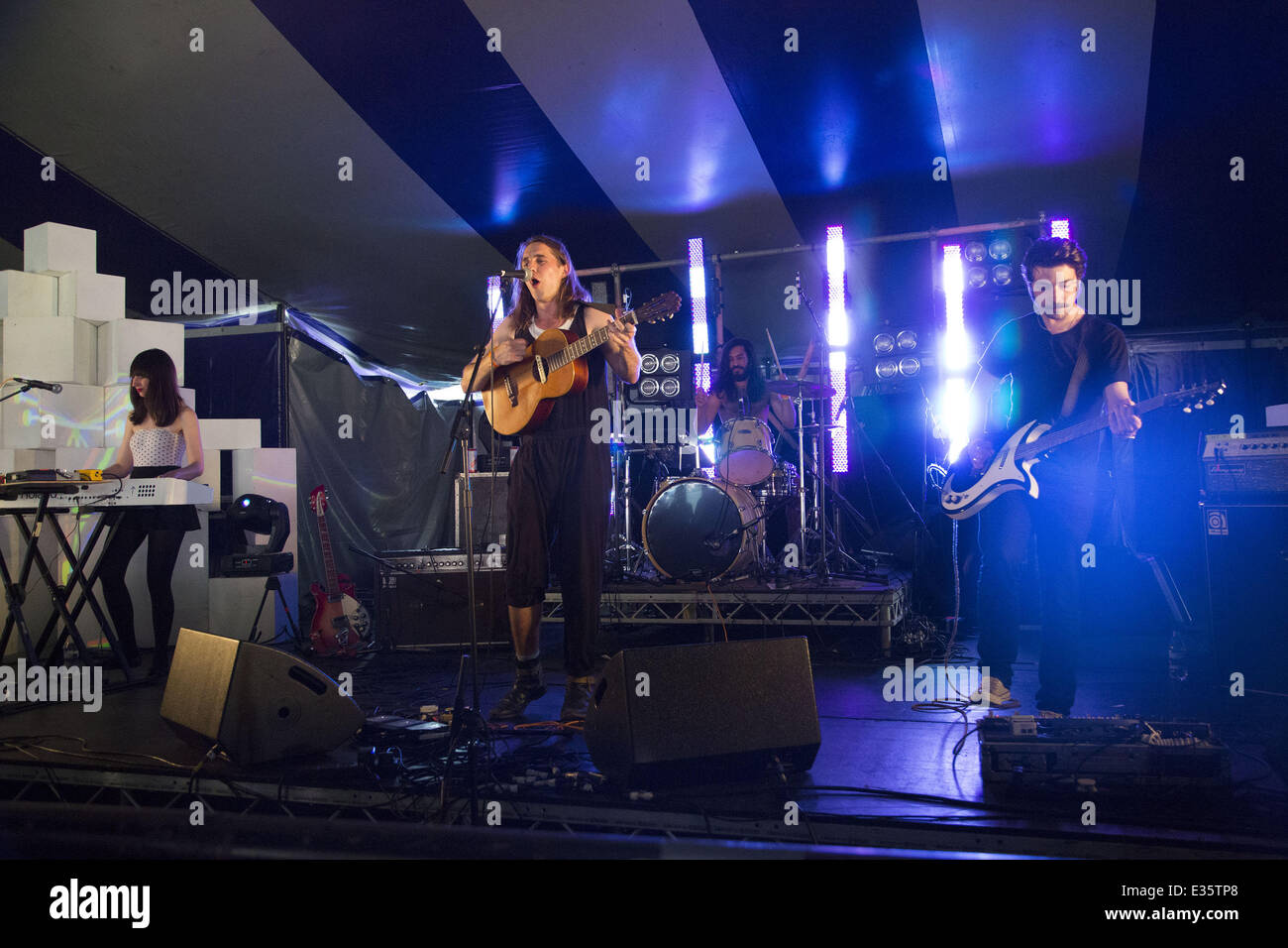 Blissfields Festival 2013 - Performances - Bradley Bubble Stage ...