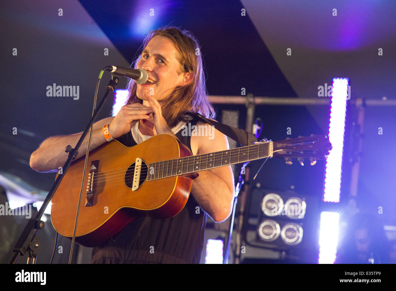 Blissfields Festival 2013 - Performances - Bradley Bubble Stage ...