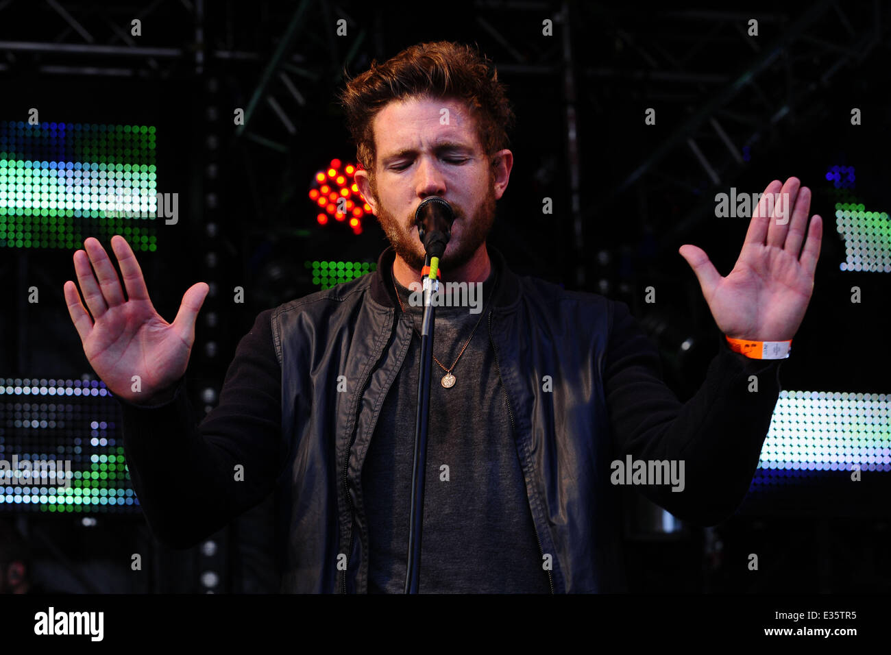 Blissfields Festival 2013 - Performances - Main Stage Featuring: Ben ...