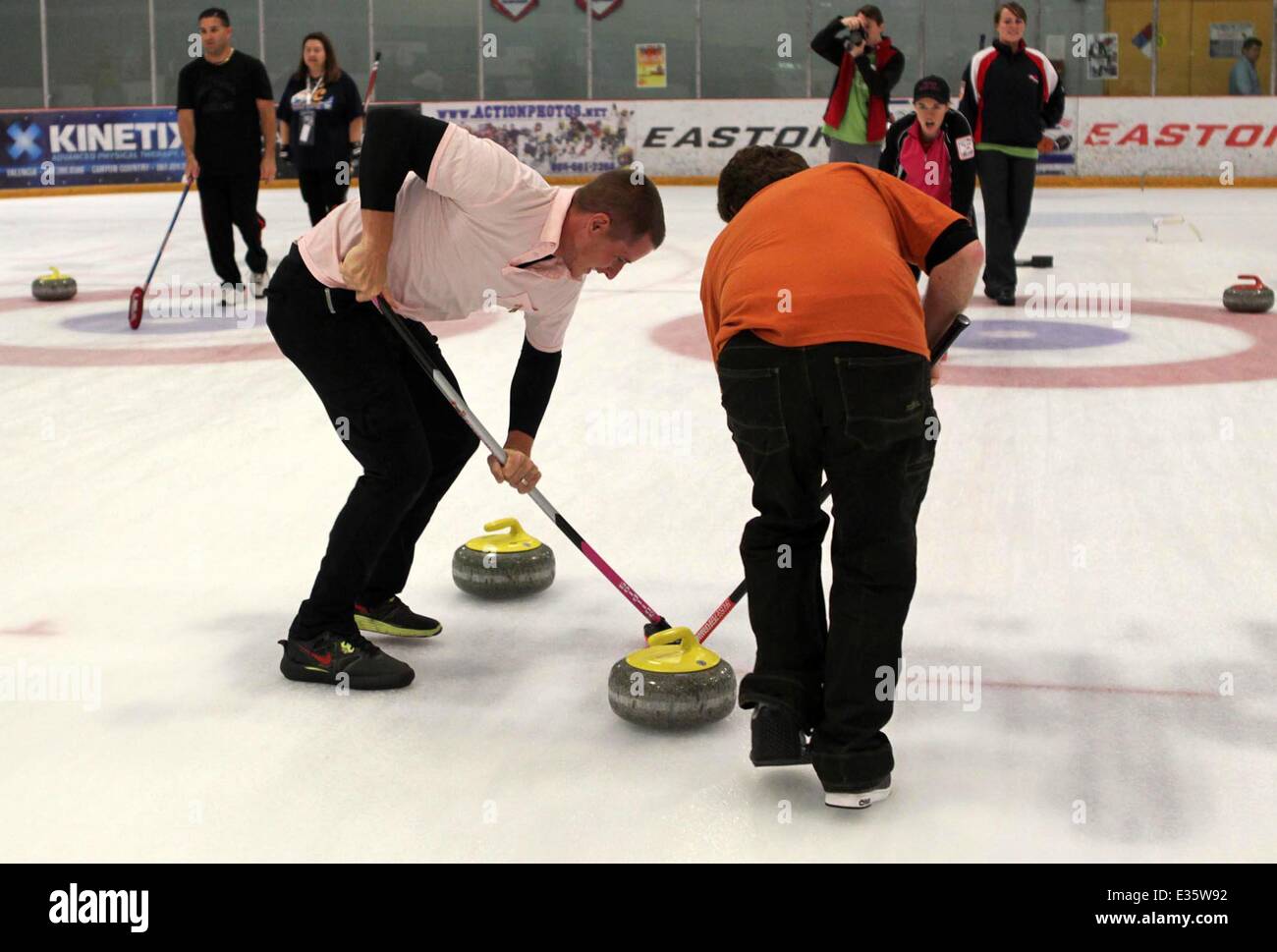 Hollywood Curling hosts Celebrity Charity Curling Match Featuring ...