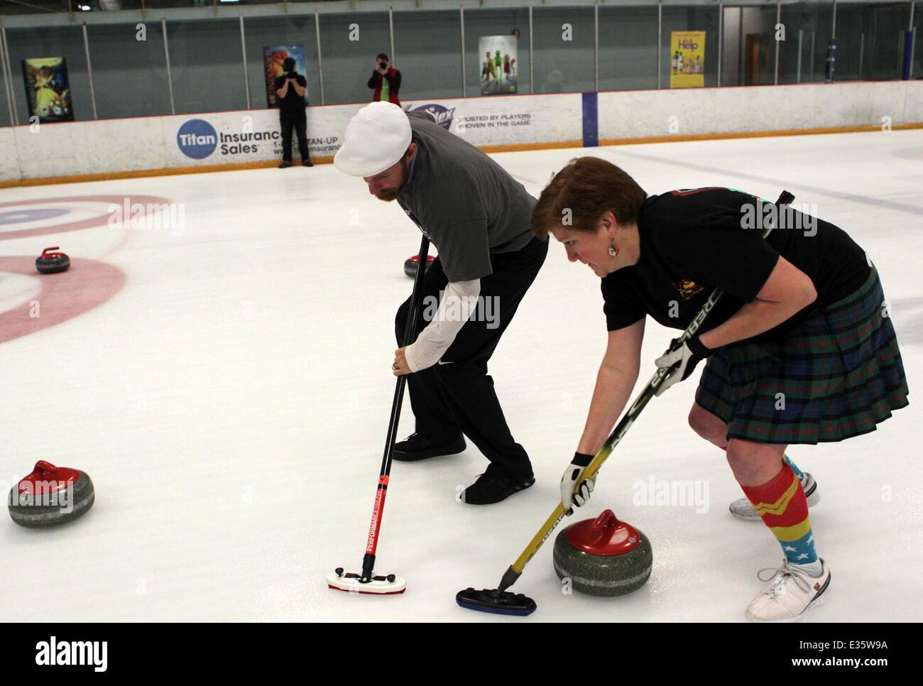 Hollywood Curling hosts Celebrity Charity Curling Match Featuring ...