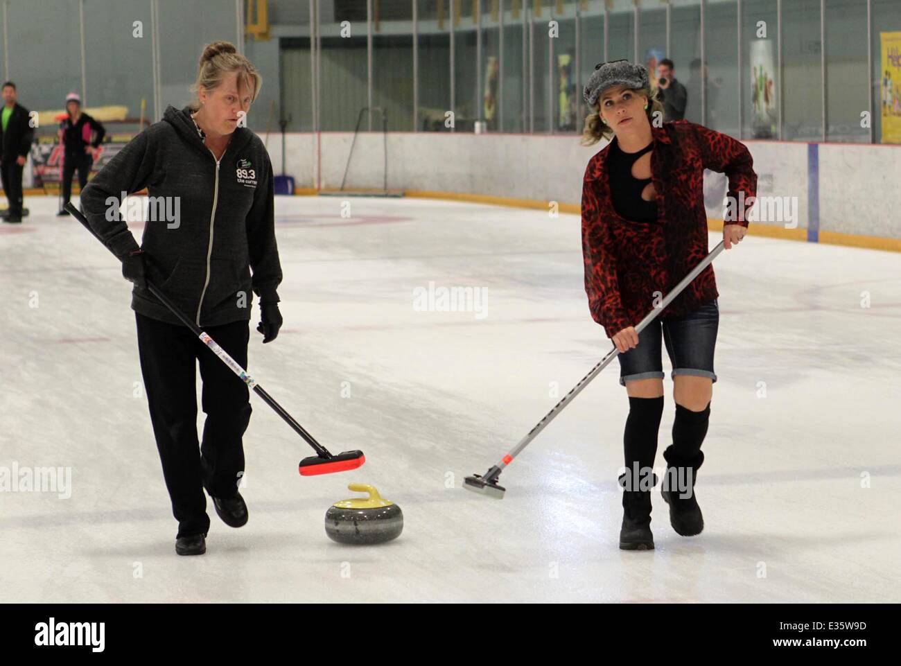 Hollywood Curling hosts Celebrity Charity Curling Match Featuring ...