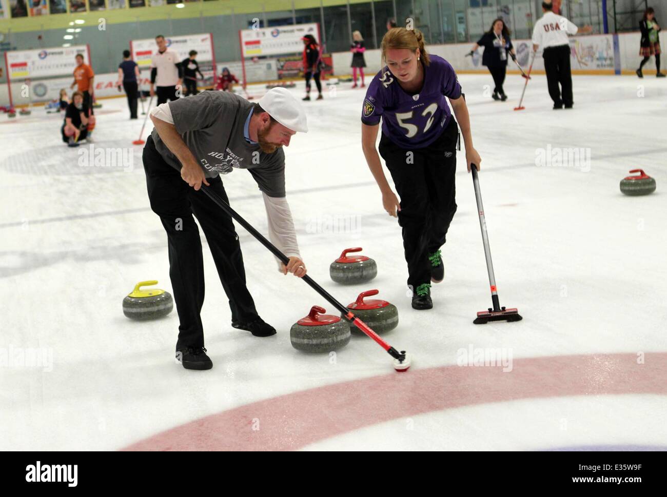 Hollywood Curling hosts Celebrity Charity Curling Match Featuring ...
