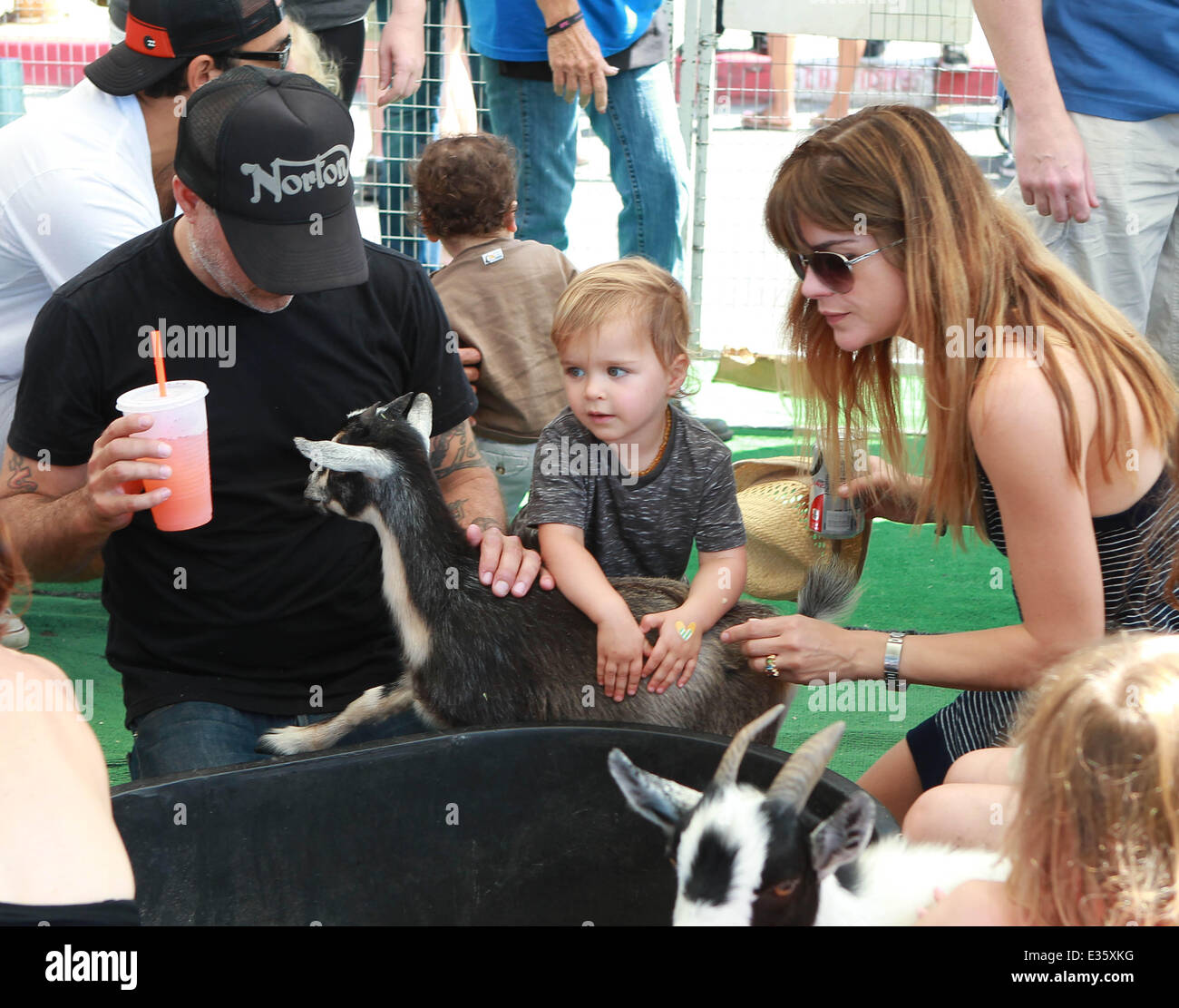 Selma blair and jason bleick take their son hi-res stock photography ...