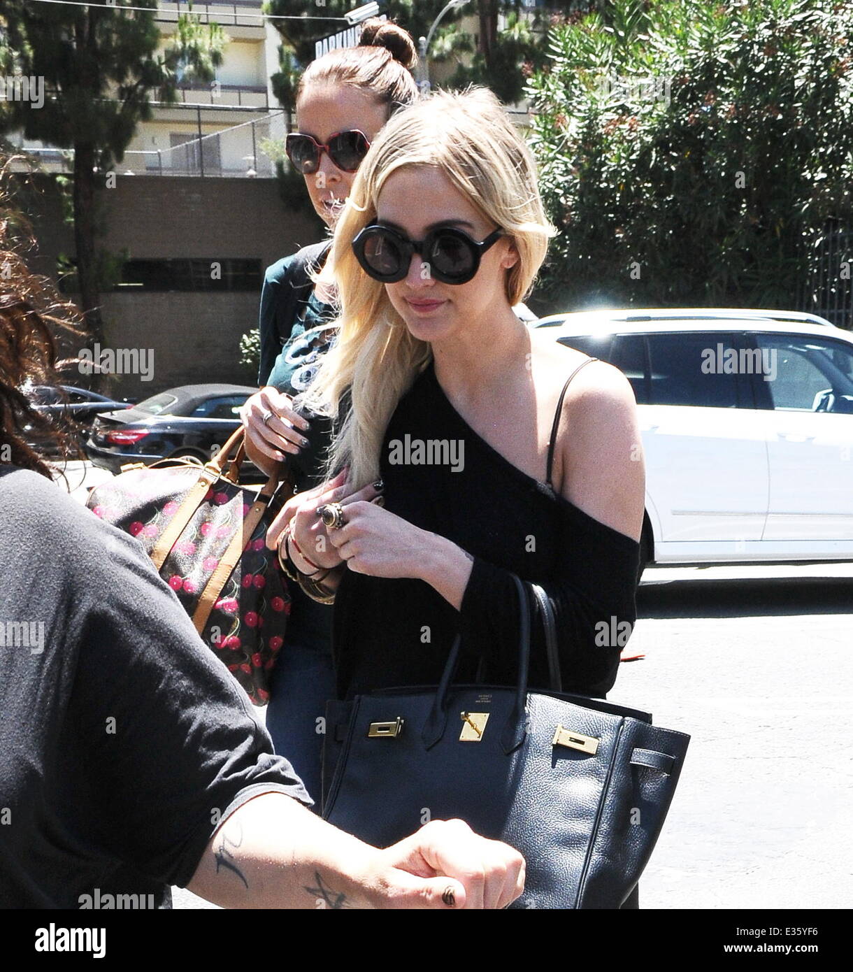 Ashlee Simpson is spotted on her way to 3rd Street Dance with her ...