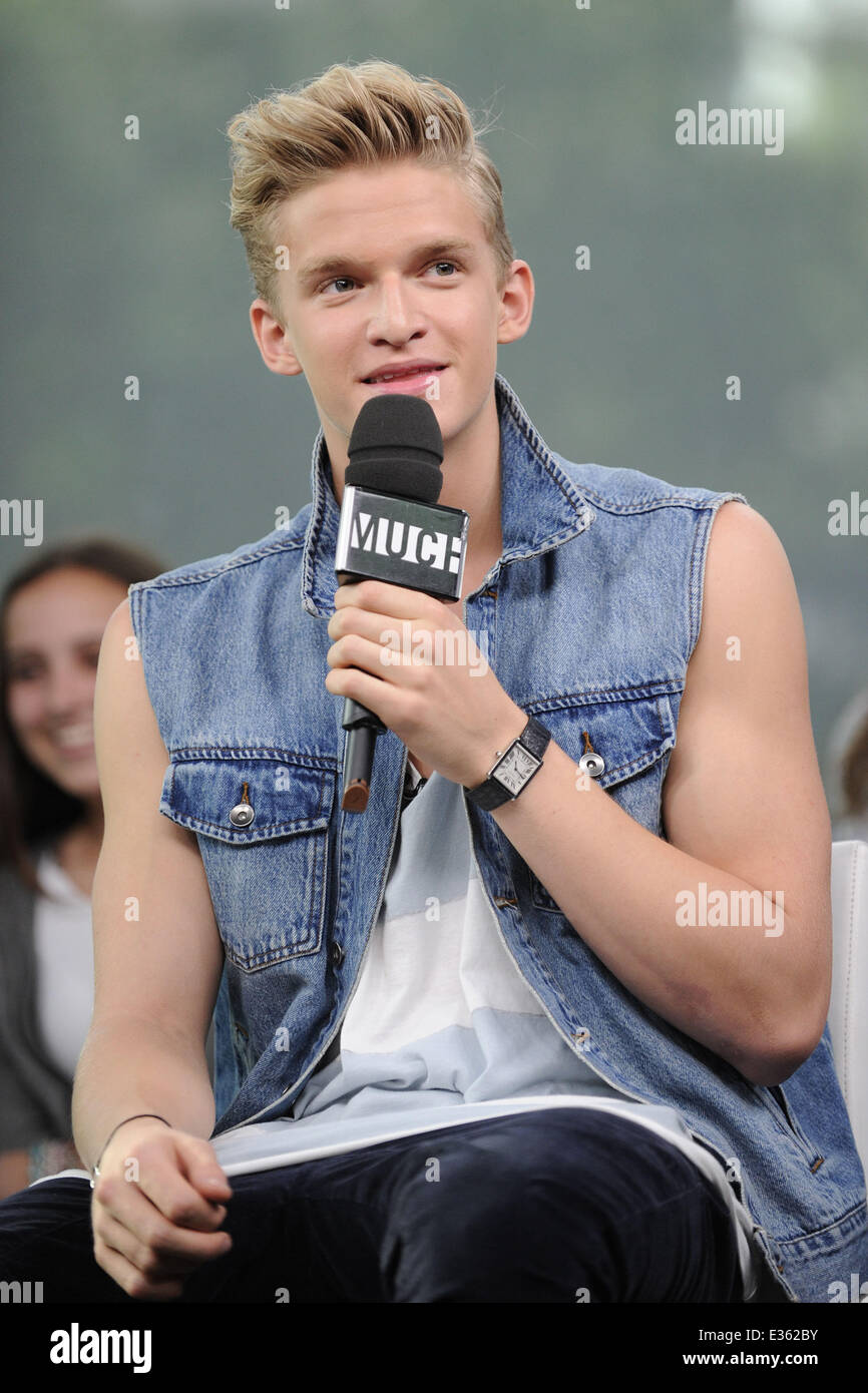 Cody Simpson co-hosts Much Music's NEW.MUSIC.LIVE television show and ...
