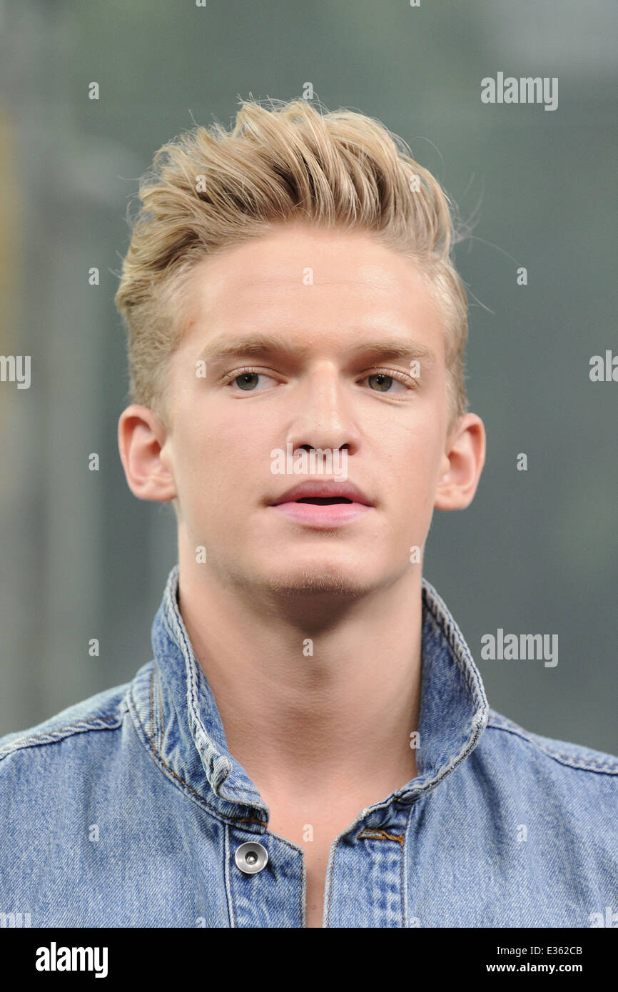 Cody Simpson co-hosts Much Music's NEW.MUSIC.LIVE television show and ...