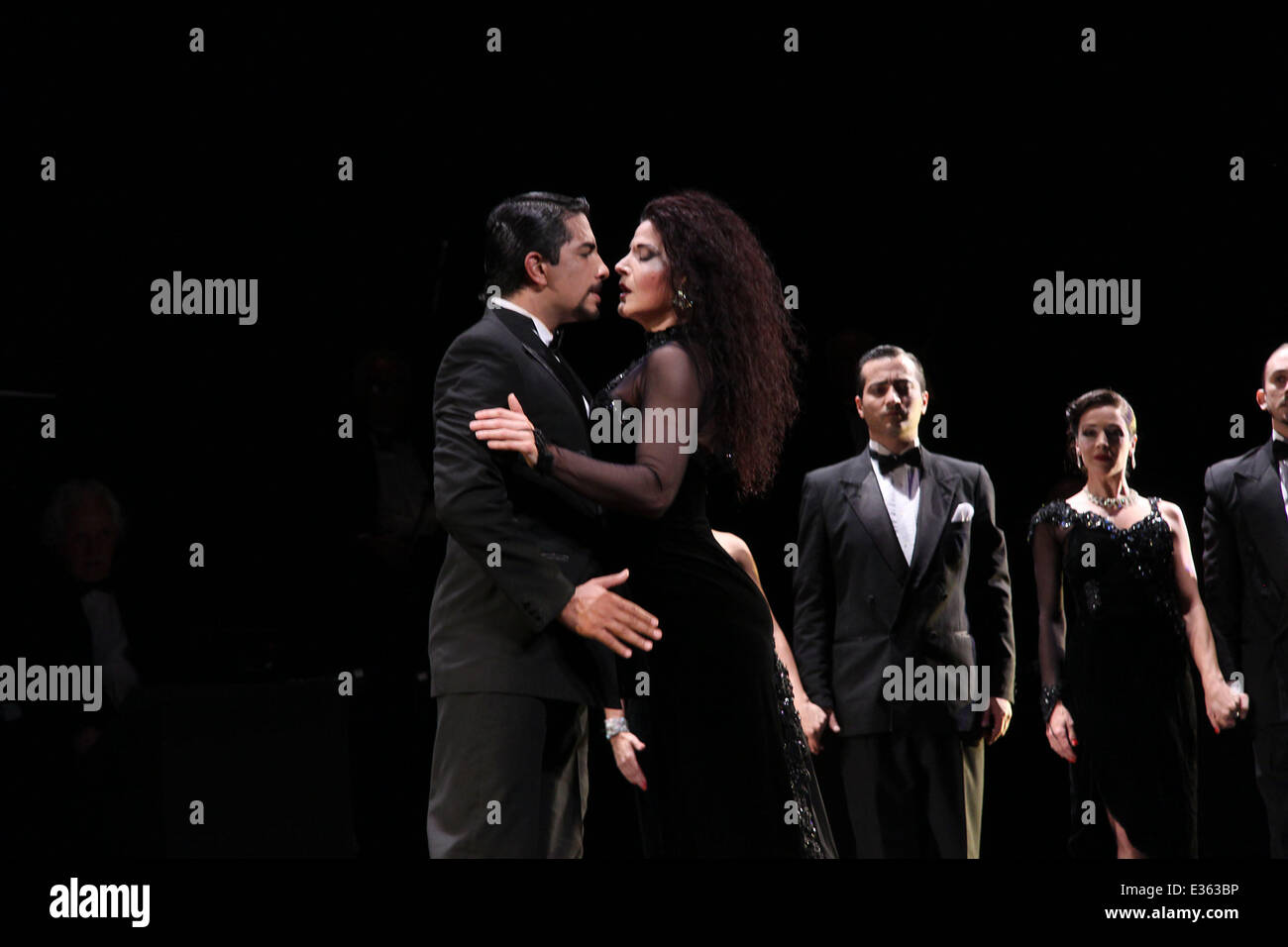 First preview of Forever Tango at the Walter Kerr Theatre - Curtain ...