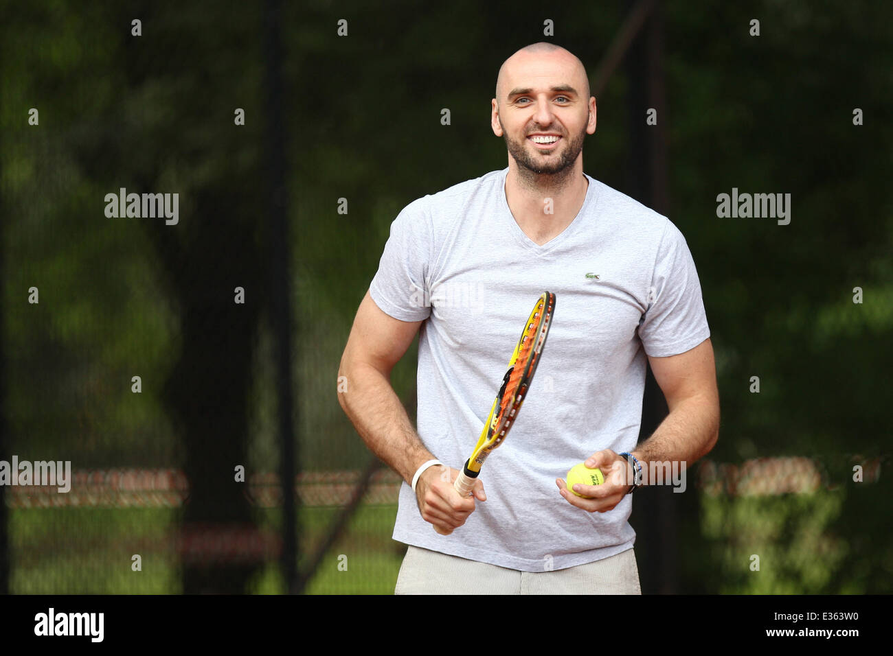 Jerzy Janowicz vs Marcin Gortat tennis match Featuring: Marcin Gortat ...