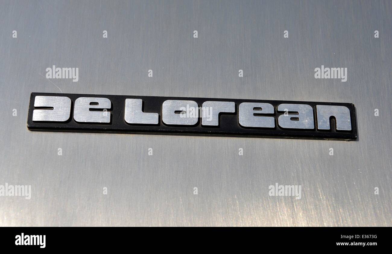 Delorean logo hi-res stock photography and images - Alamy
