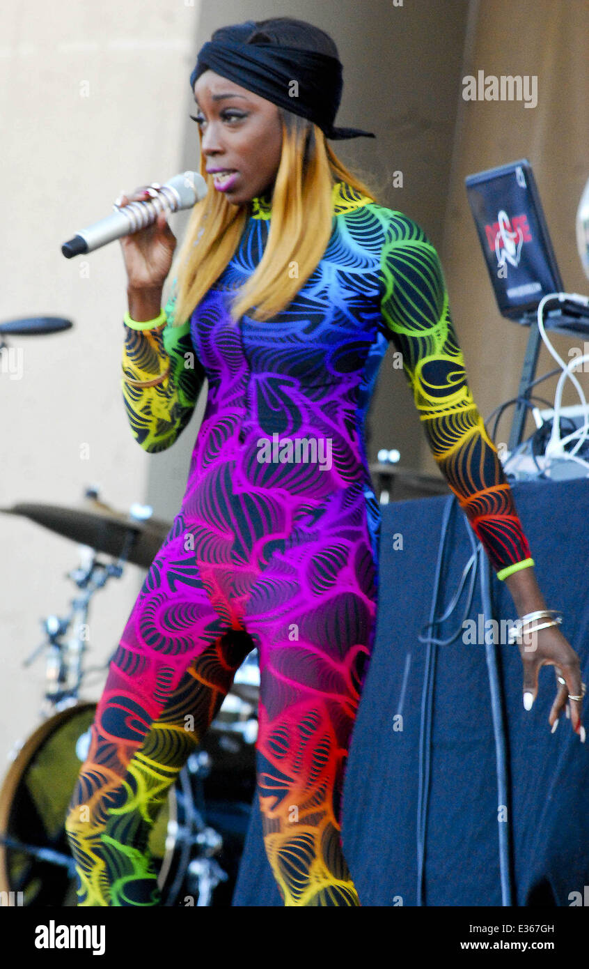 Taste of Chicago 2013 at the Petrillo Music Shell in Grant Park ...