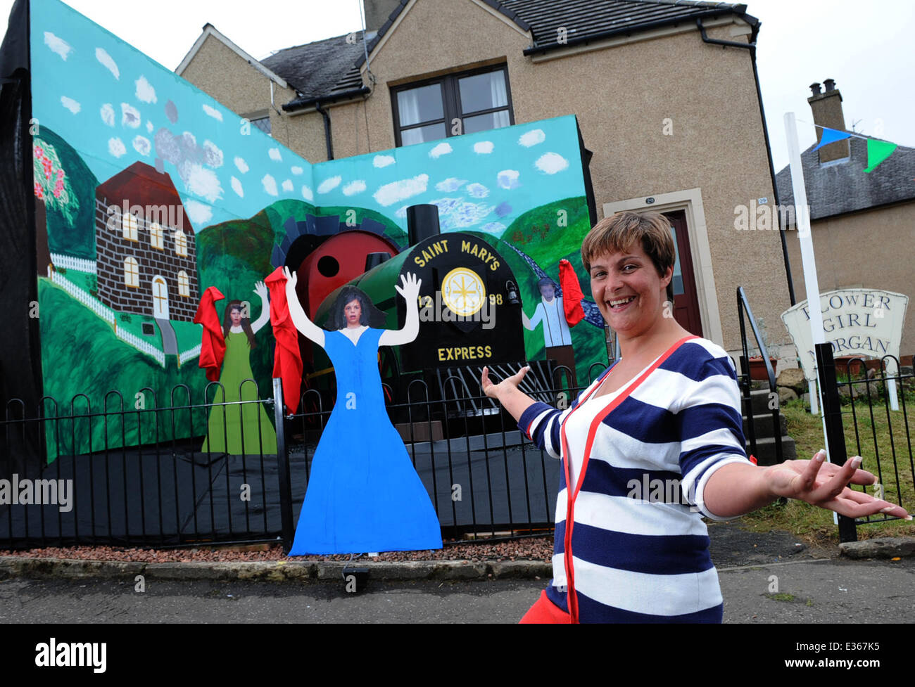 25 feet tall hi-res stock photography and images - Alamy