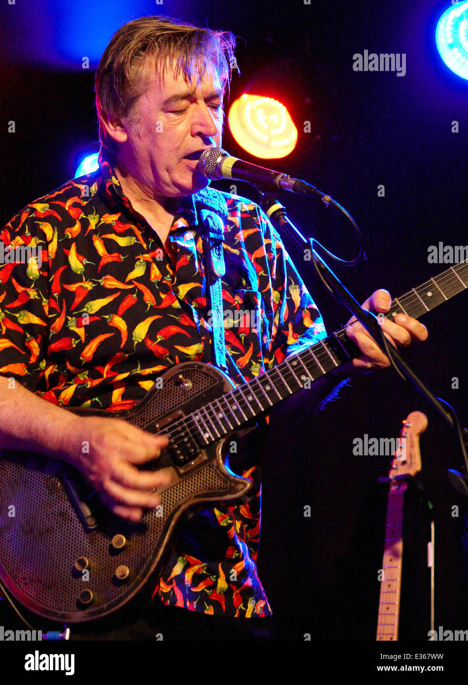 Andy Fraser performs live with his band at The Railway Featuring: Chris ...
