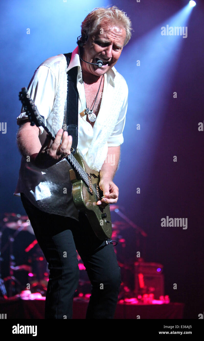 Graham russell air supply perform hi-res stock photography and images ...