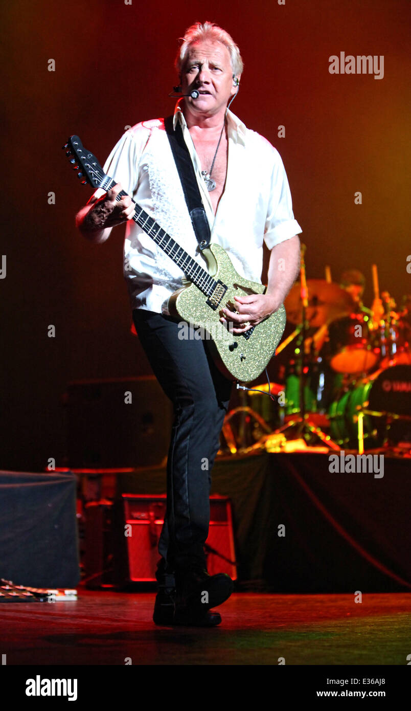 Graham russell air supply perform hi-res stock photography and images ...