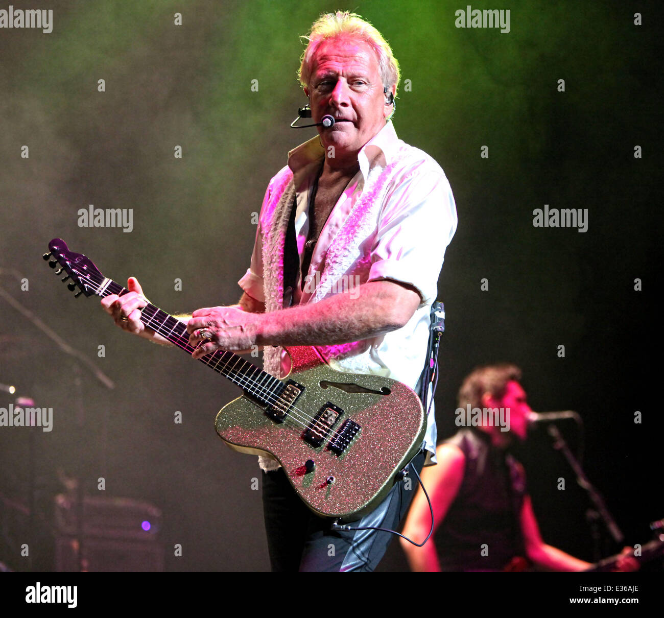 Graham russell air supply perform hi-res stock photography and images ...