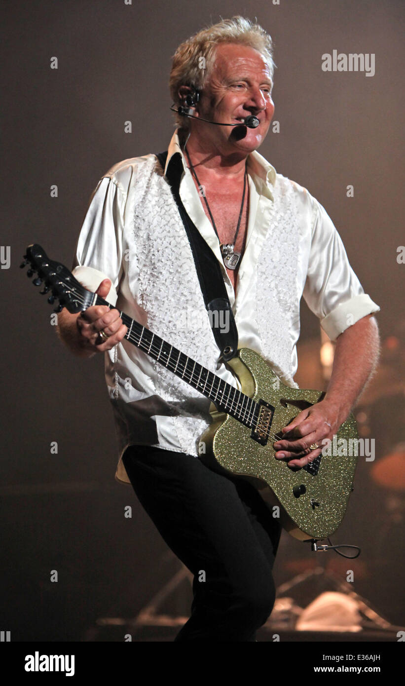 Graham russell air supply perform hi-res stock photography and images ...