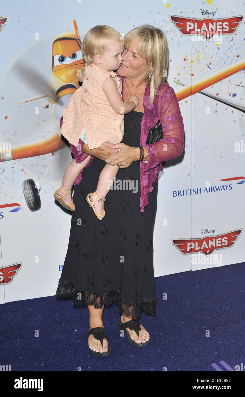 Linda robson daughter hi-res stock photography and images - Alamy