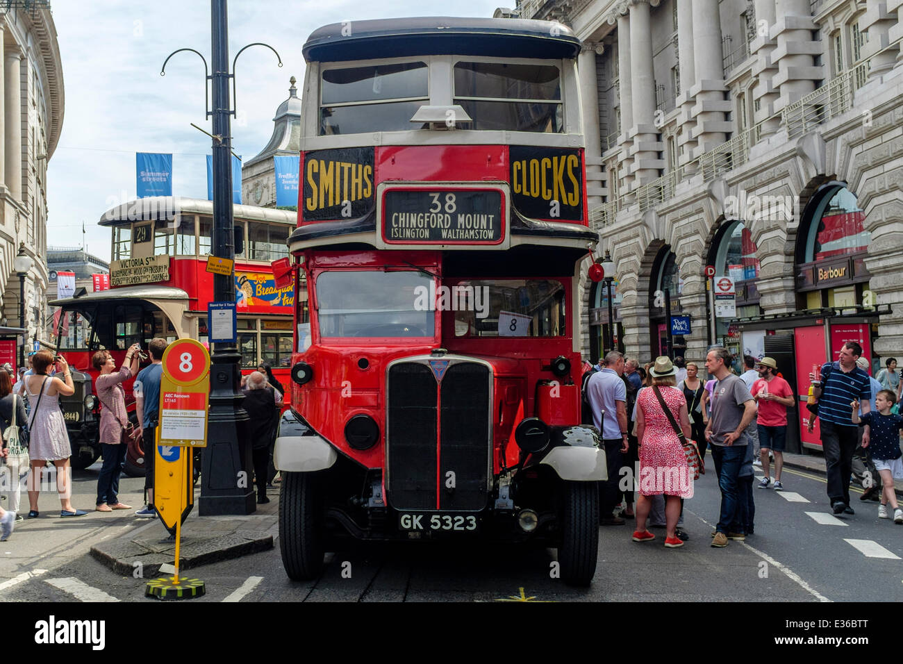Classic buses hi-res stock photography and images - Alamy