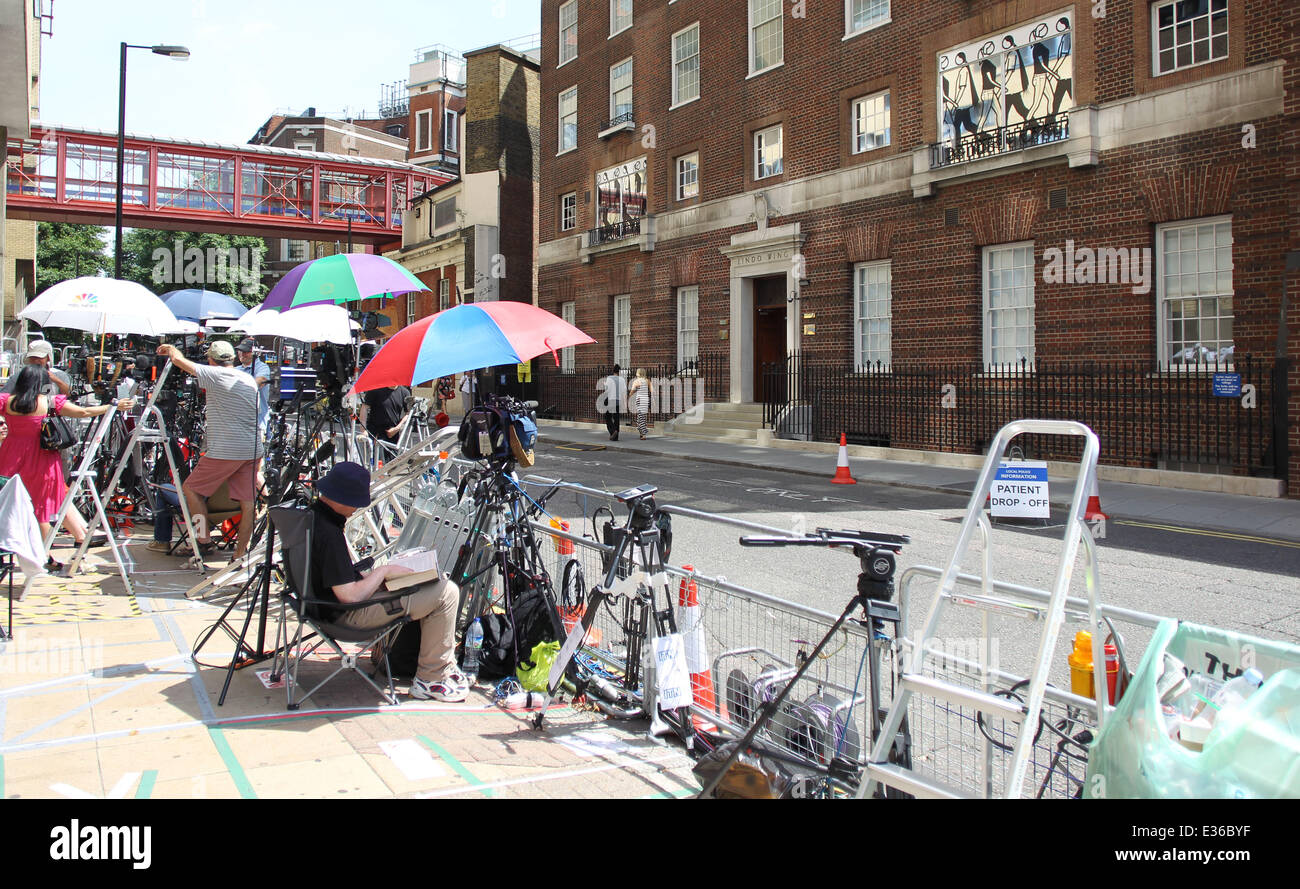 Scenes outside The Lindo Wing at St Marys Hospital as the UK prepares ...
