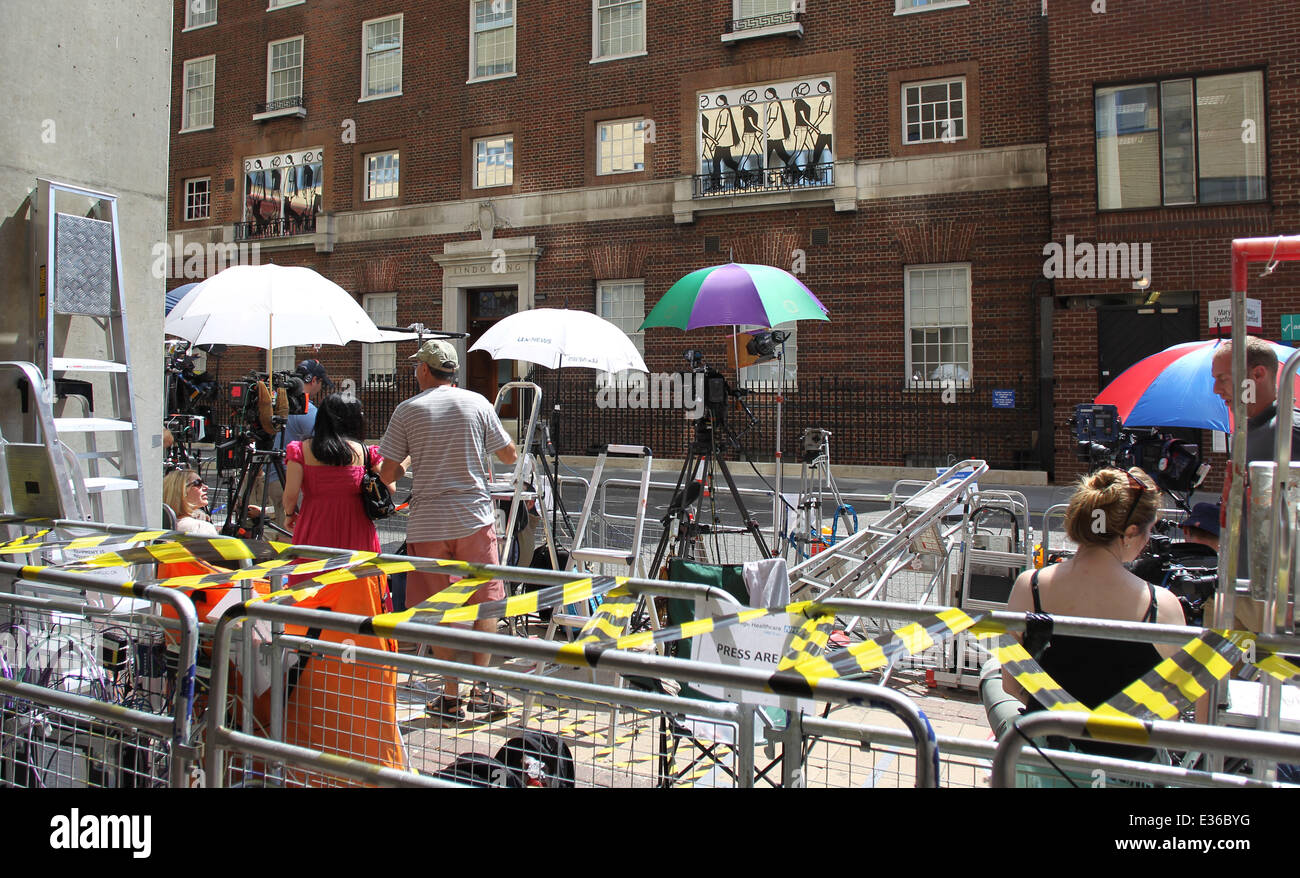 Scenes outside The Lindo Wing at St Marys Hospital as the UK prepares ...