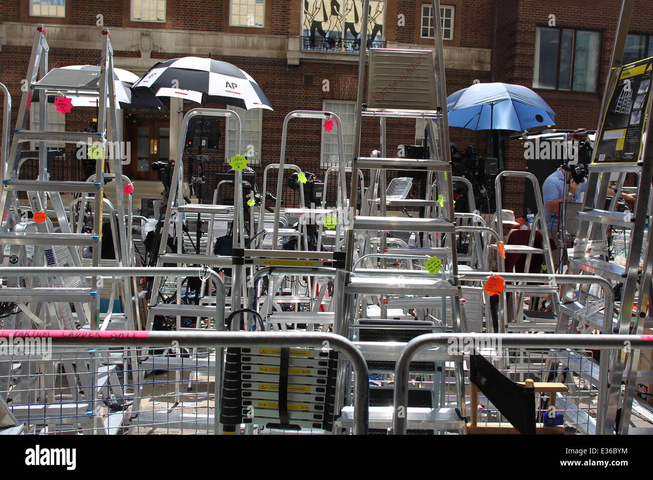 Scenes outside The Lindo Wing at St Marys Hospital as the UK prepares ...