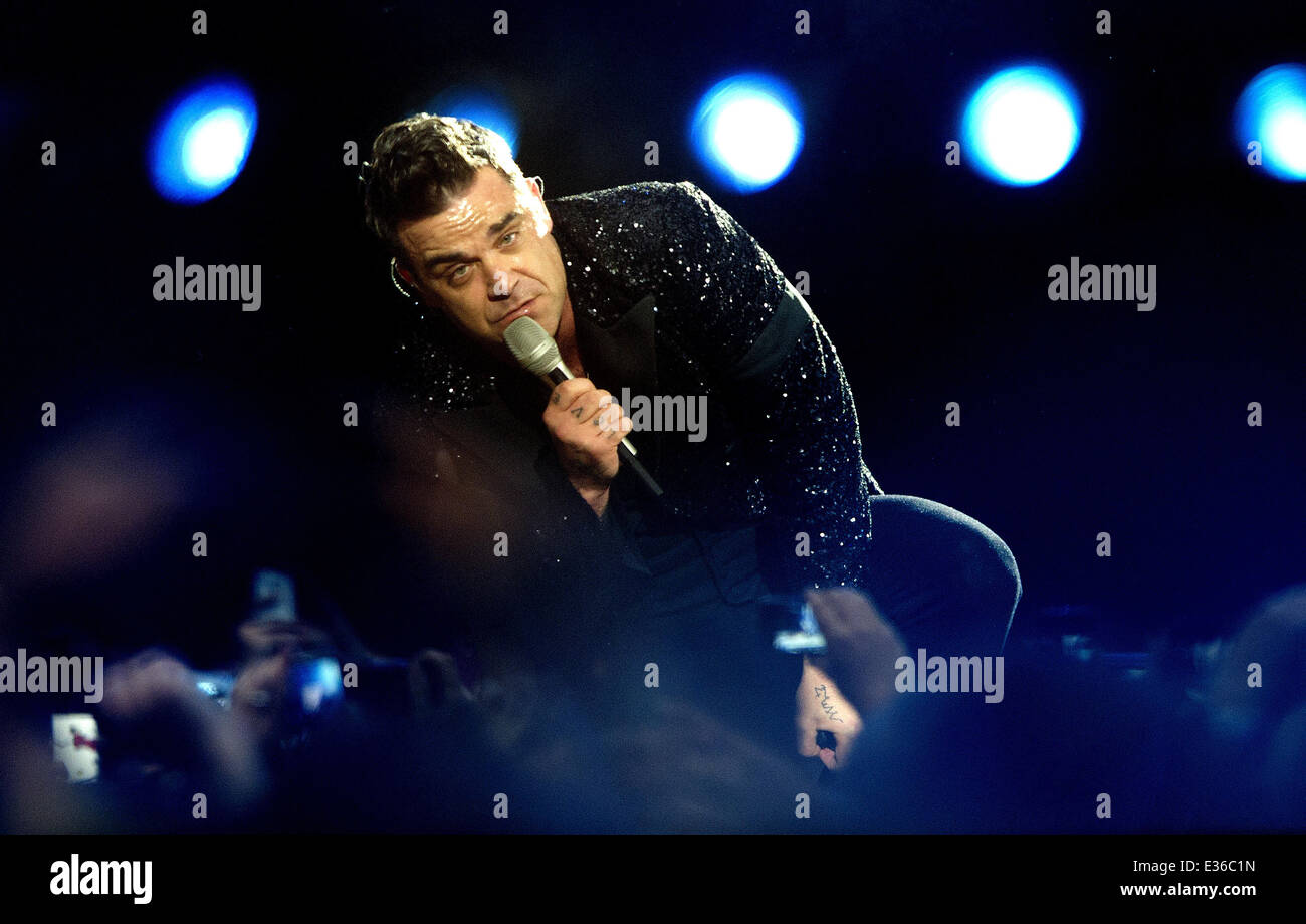 Robbie Williams performs to a sold-out crowd at Amsterdam ArenA ...