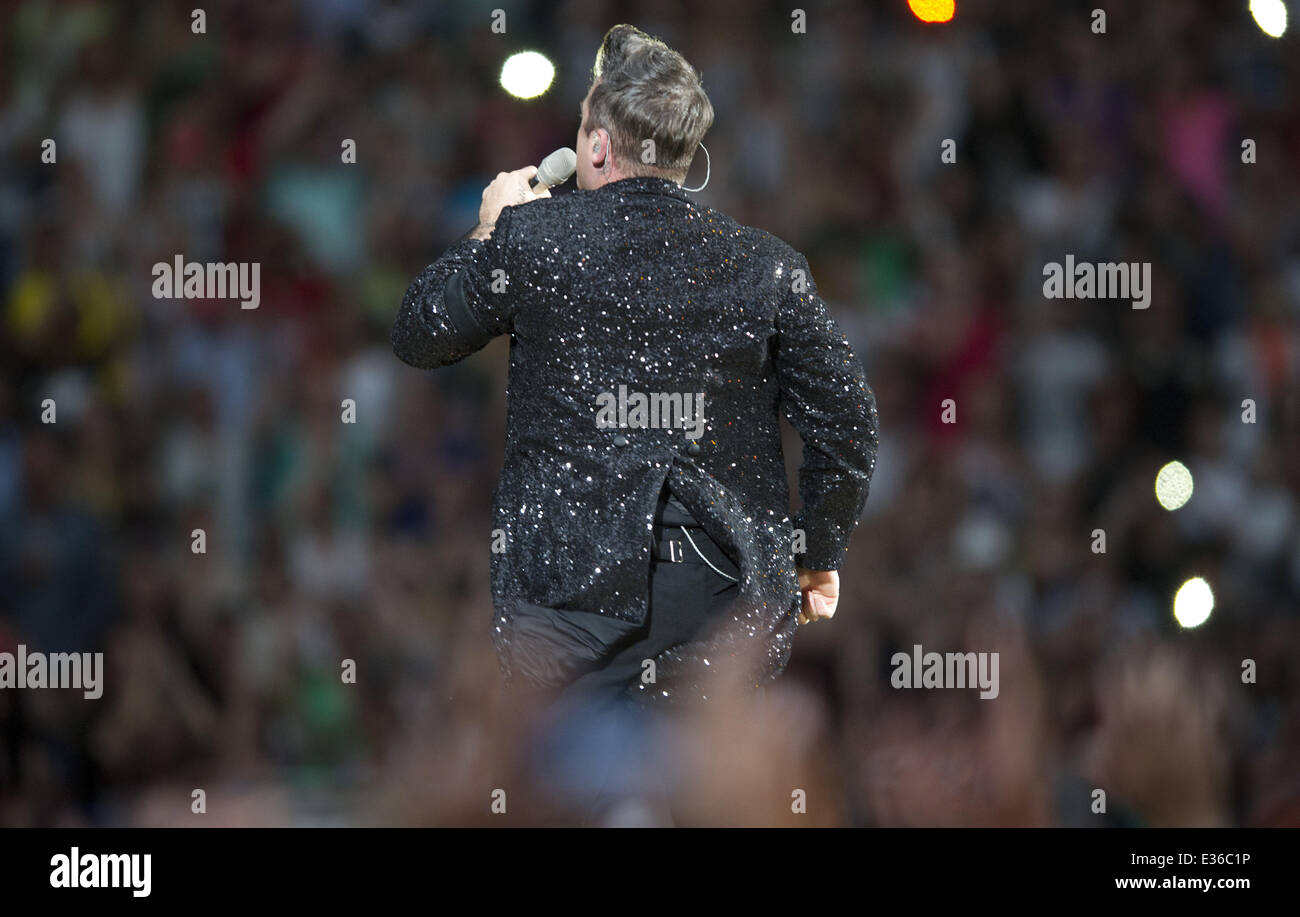 Robbie Williams performs to a sold-out crowd at Amsterdam ArenA ...