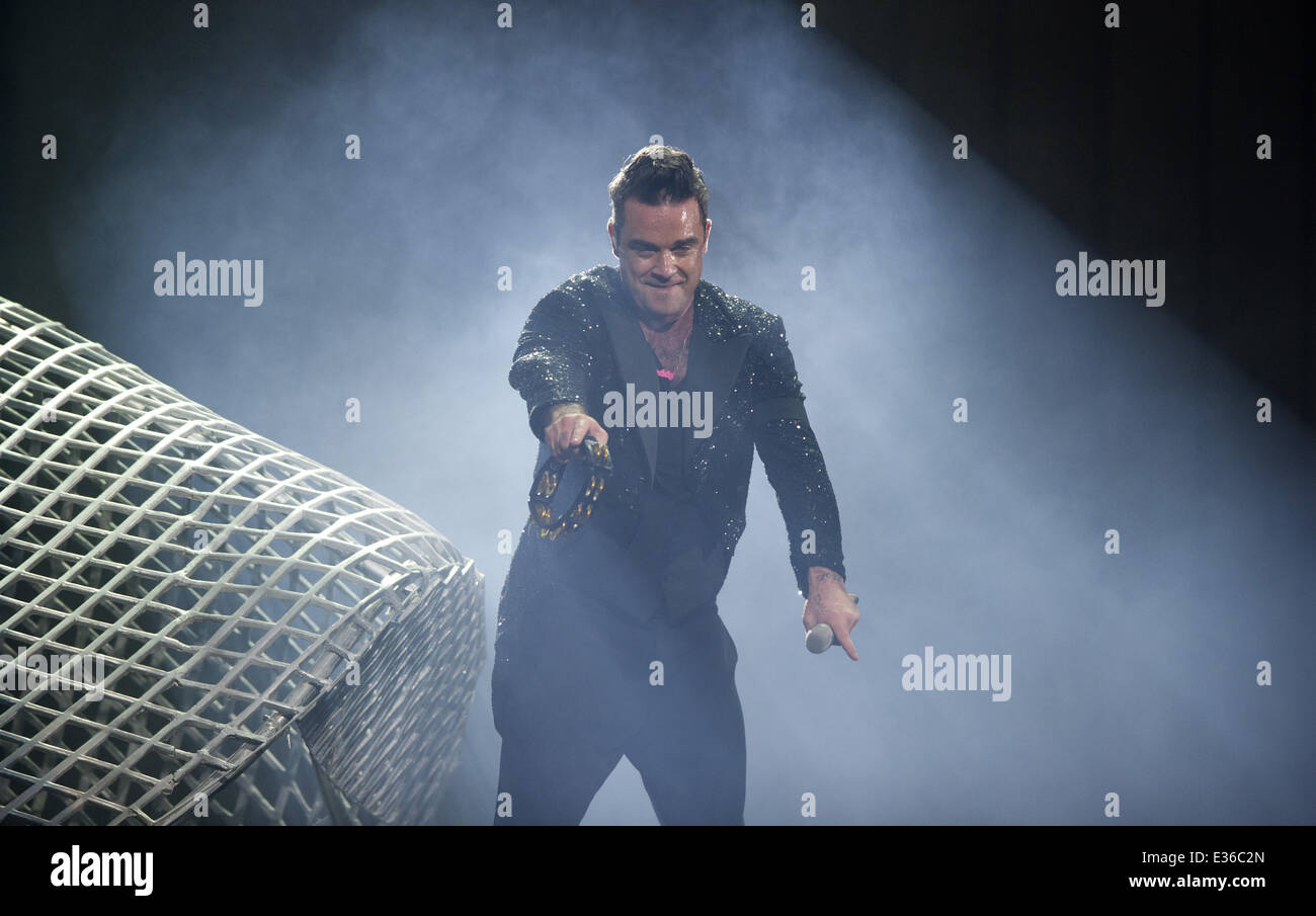 Robbie Williams performs to a sold-out crowd at Amsterdam ArenA ...