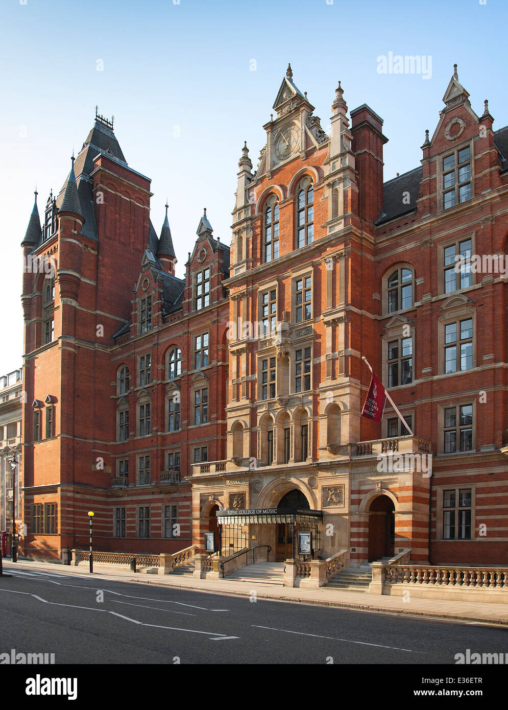 Royal college of london hi-res stock photography and images - Alamy