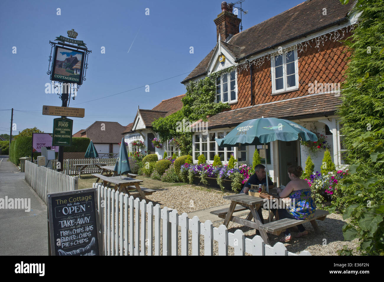 Bucklebury manor hi-res stock photography and images - Alamy