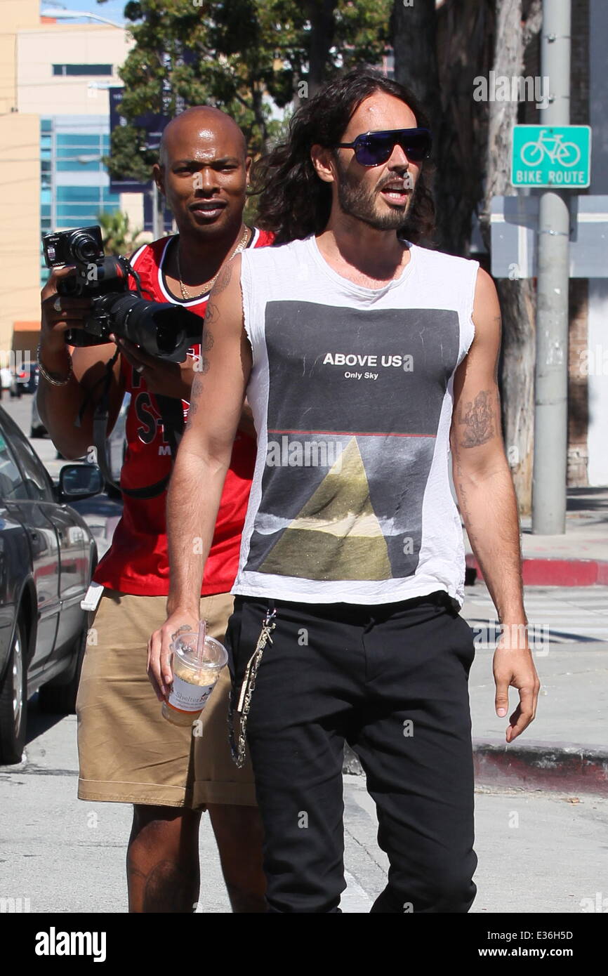 Russell Brand at Urth Caffe with friends wearing a t-shirt with the ...