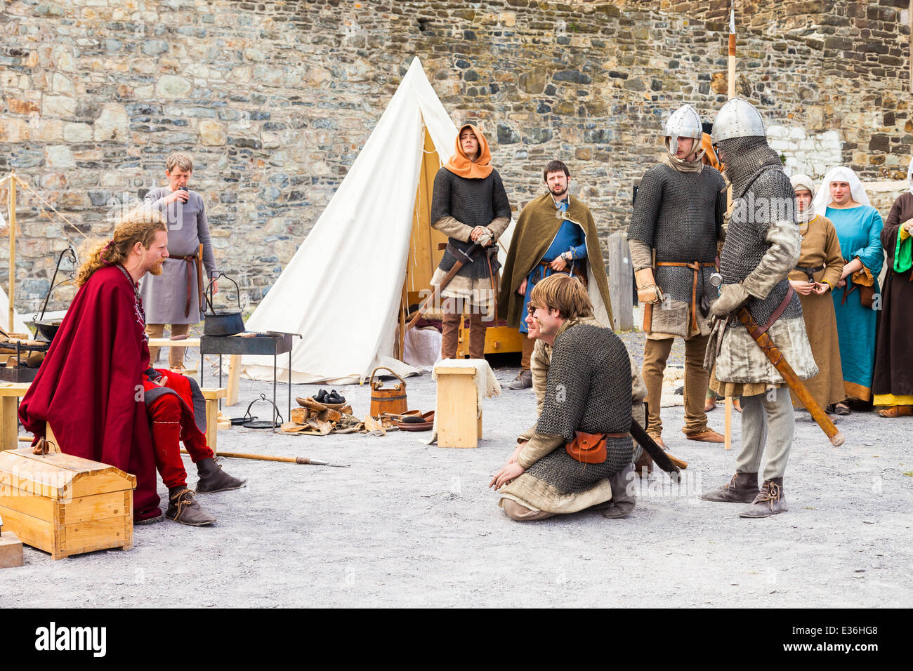 Medieval re enactment hi-res stock photography and images - Alamy