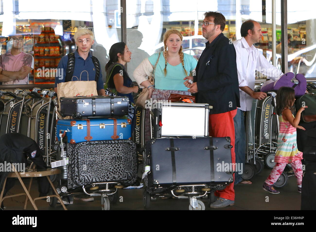 Jonathan Ross and family arriving at LAX Airport Featuring: Jonathan ...