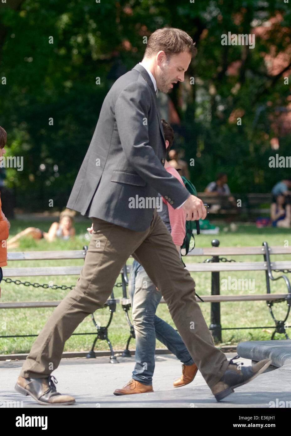 Jonny Lee Miller films 'Elementary' on location at Washington Square ...